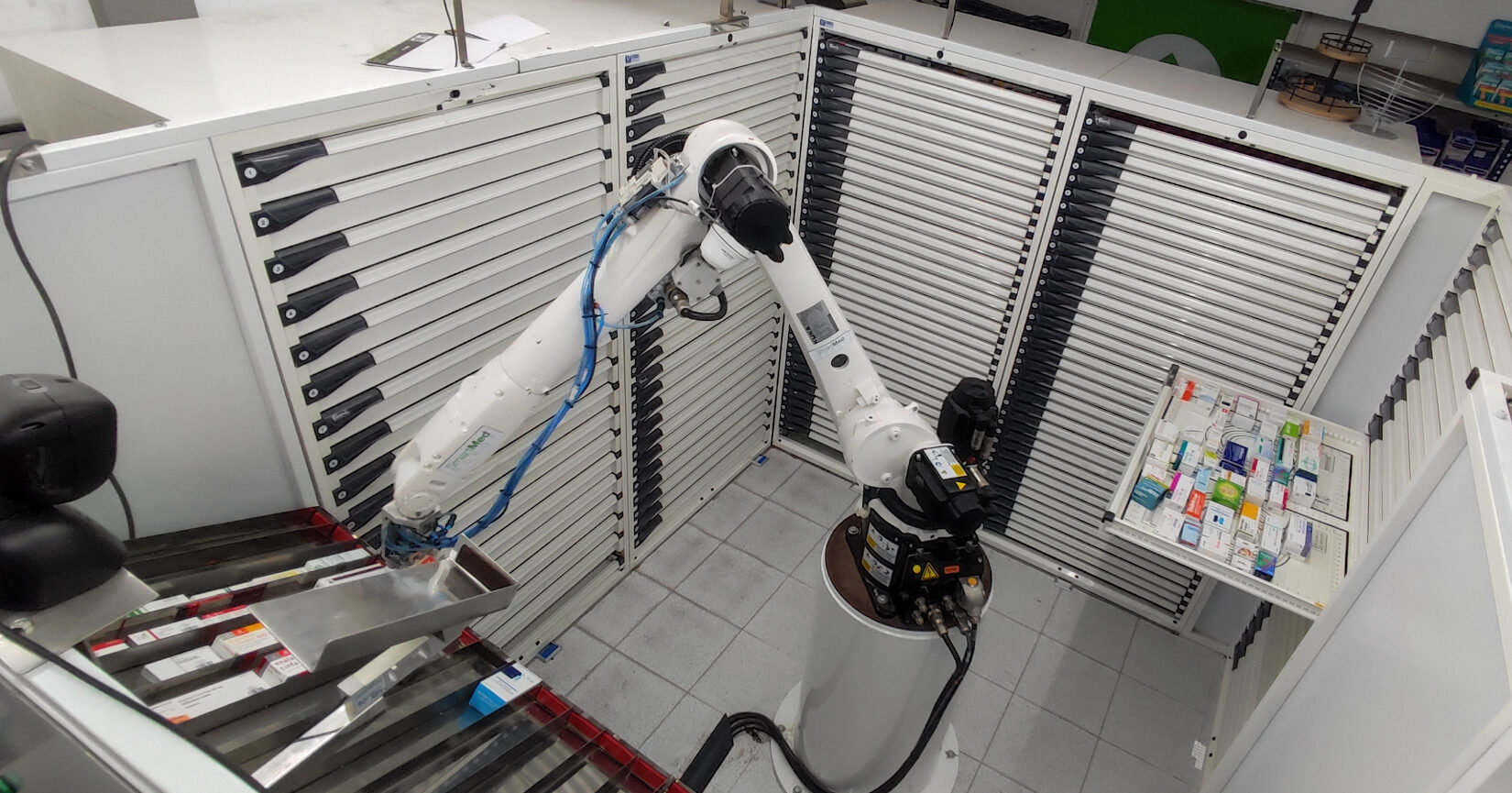 6 millores a la teva farmàcia amb Smartmed Robot - Phds.cat